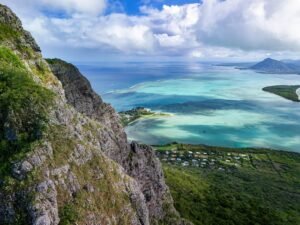 Weather Report Mauritius: Strong Anticyclone Brings Winds and Rough ...